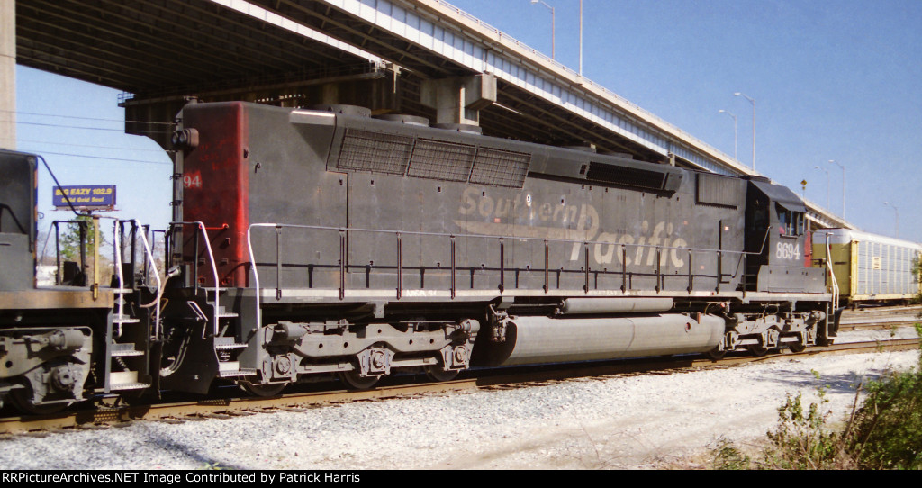 SP 8694 X-CR 6696 XX-EL 3665 SD40M-2 rebuilt from SDP45 moving east into CSX Gentilly Yard New ...